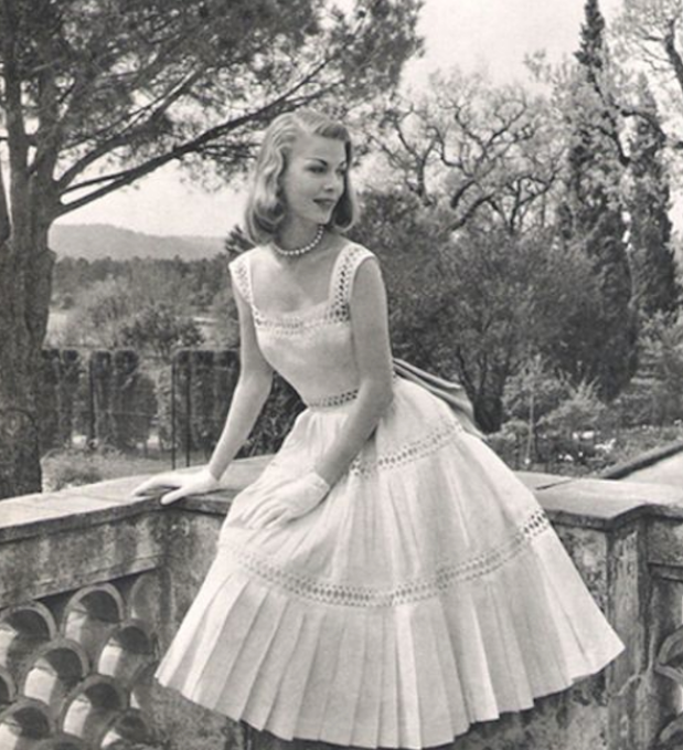 Get the Old Hollywood Look: A Style Guide to Elegance and Glamour ...